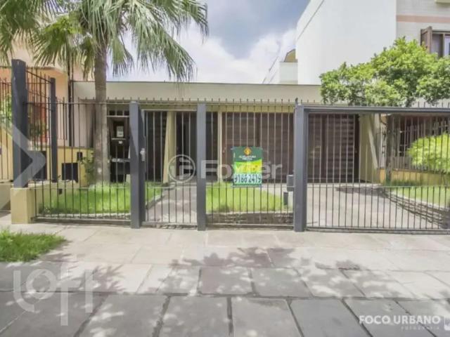 Casa / Sobrado para Venda em Porto Alegre/RS Petrópolis 5 Quartos