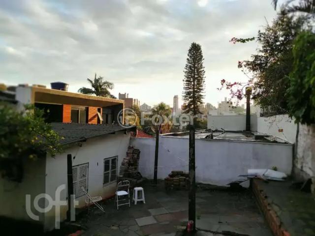 Casa / Sobrado para Venda em Porto Alegre/RS Petrópolis 5 Quartos