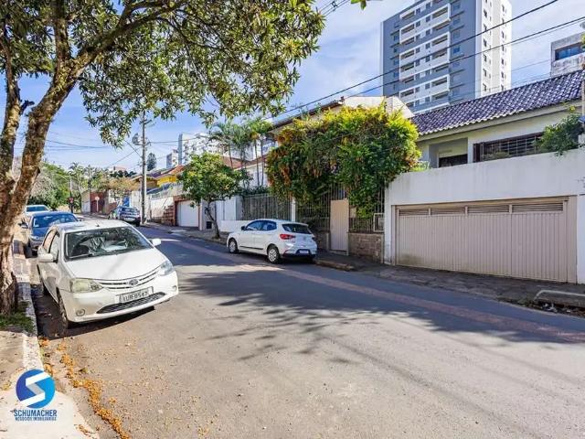 Casa / Sobrado para Venda em Porto Alegre/RS Petrópolis 5 Quartos
