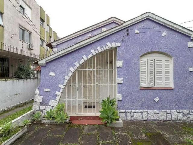 Casa / Sobrado para Venda em Porto Alegre/RS Petrópolis 5 Quartos