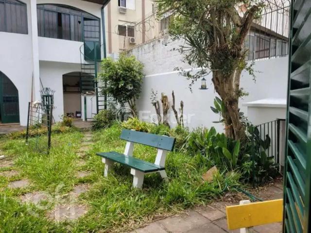 Casa / Sobrado para Venda em Porto Alegre/RS Petrópolis 5 Quartos