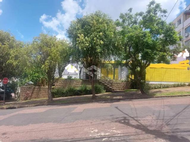 Casa / Sobrado para Venda em Porto Alegre/RS Petrópolis 6 Quartos