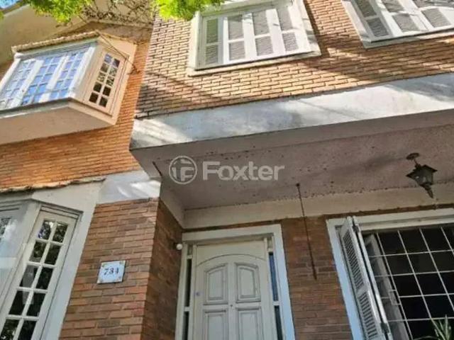 Casa / Sobrado para Venda em Porto Alegre/RS Petrópolis 6 Quartos