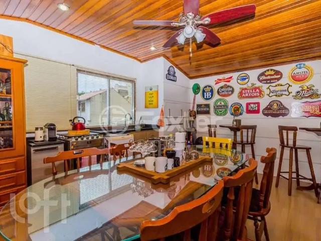 Casa / Sobrado para Venda em Porto Alegre/RS Petrópolis 7 Quartos