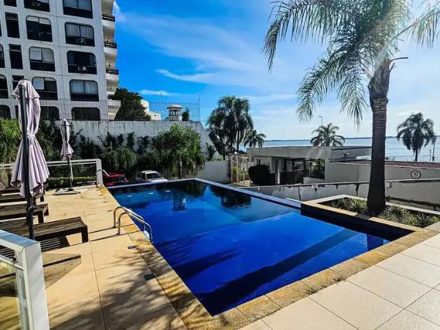 Casa / Sobrado para Venda em Porto Alegre/RS Praia de Belas 4 Quartos