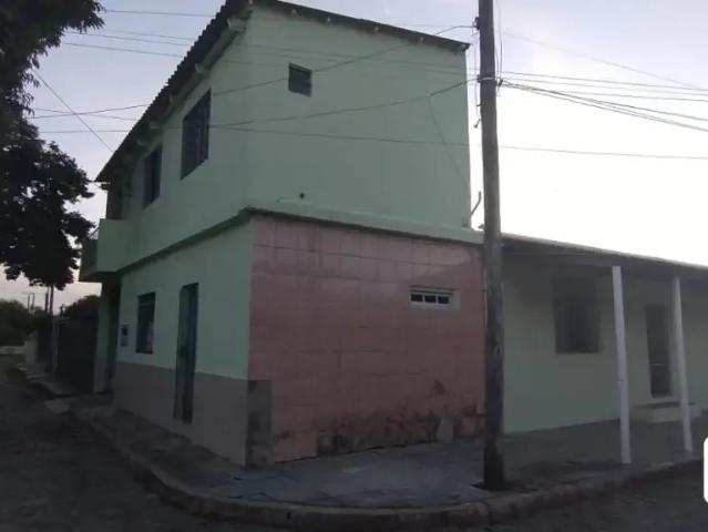 Casa / Sobrado para Venda em Porto Alegre/RS Restinga 4 Quartos