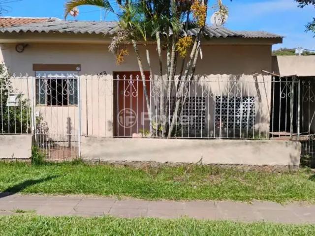 Casa / Sobrado para Venda em Porto Alegre/RS Restinga 4 Quartos