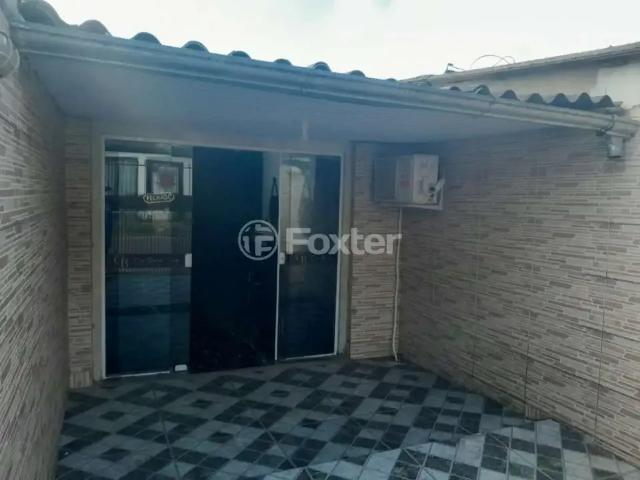 Casa / Sobrado para Venda em Porto Alegre/RS Restinga 5 Quartos