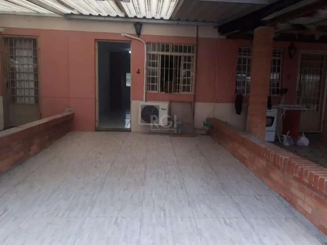 Casa / Sobrado para Venda em Porto Alegre/RS Restinga 2 Quartos