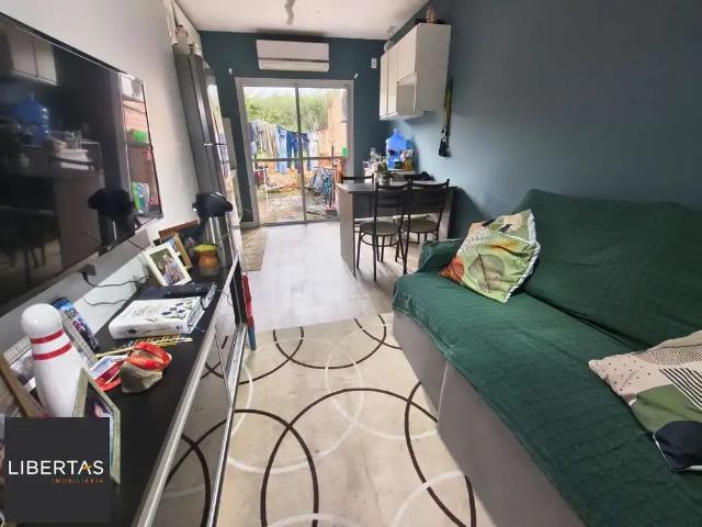 Casa / Sobrado para Venda em Porto Alegre/RS Restinga 2 Quartos