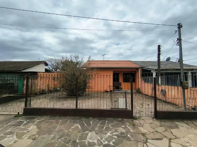 Casa / Sobrado para Venda em Porto Alegre/RS Restinga 3 Quartos