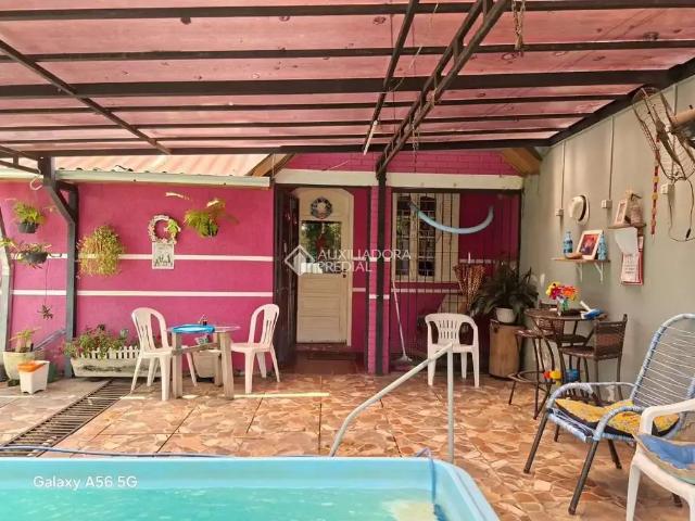 Casa / Sobrado para Venda em Porto Alegre/RS Restinga 3 Quartos