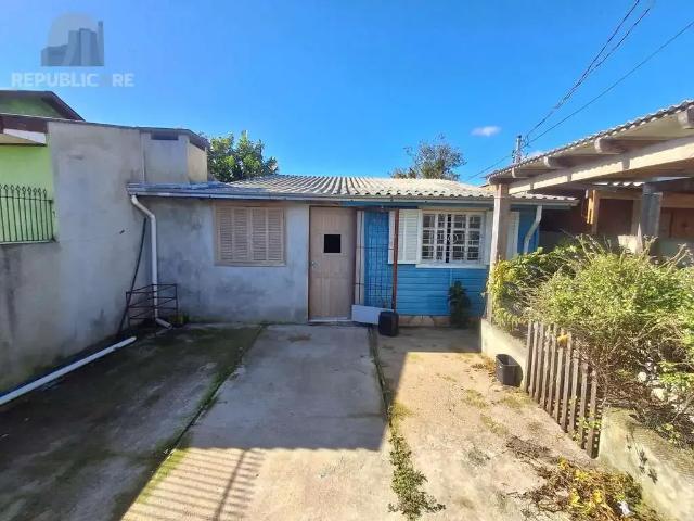 Casa / Sobrado para Venda em Porto Alegre/RS Restinga 3 Quartos