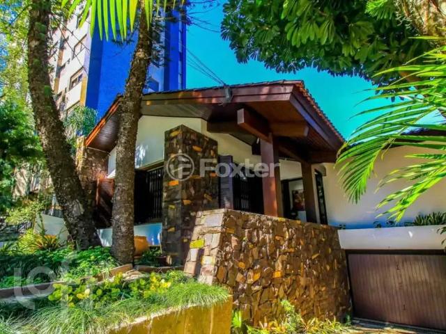 Casa / Sobrado para Venda em Porto Alegre/RS Rio Branco 3 Quartos