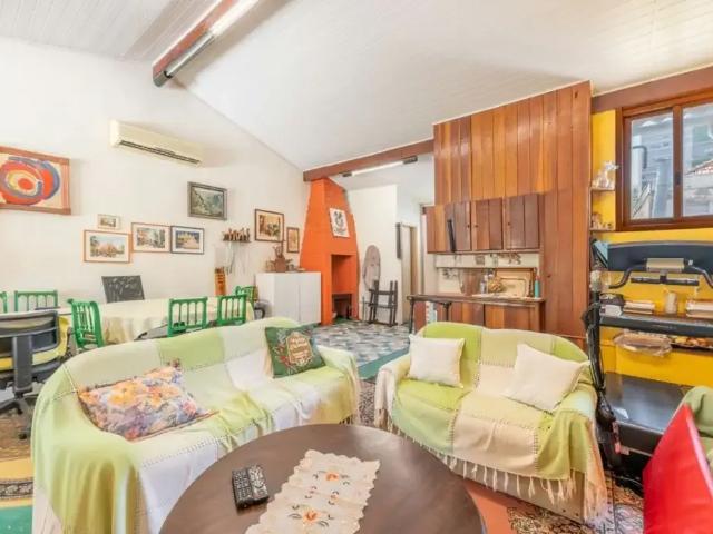 Casa / Sobrado para Venda em Porto Alegre/RS Rio Branco 3 Quartos
