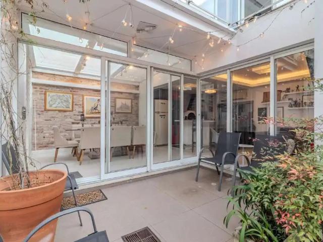 Casa / Sobrado para Venda em Porto Alegre/RS Rio Branco 3 Quartos