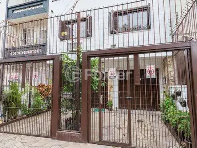 Casa / Sobrado para Venda em Porto Alegre/RS Rio Branco 4 Quartos