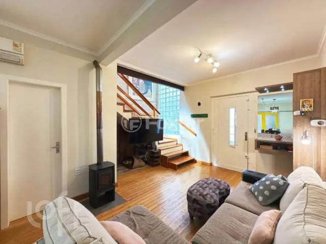 Casa / Sobrado para Venda em Porto Alegre/RS Rio Branco 4 Quartos