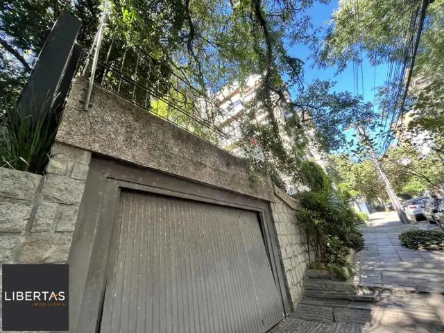 Casa / Sobrado para Venda em Porto Alegre/RS Rio Branco 4 Quartos