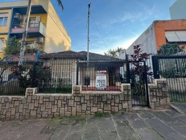 Casa / Sobrado para Venda em Porto Alegre/RS Rio Branco 4 Quartos