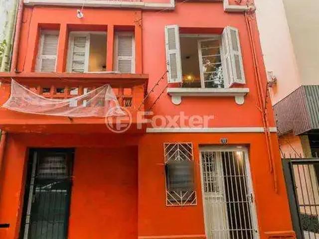 Casa / Sobrado para Venda em Porto Alegre/RS Rio Branco 4 Quartos