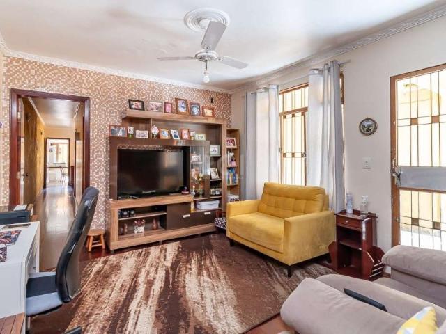 Casa / Sobrado para Venda em Porto Alegre/RS Rio Branco 5 Quartos