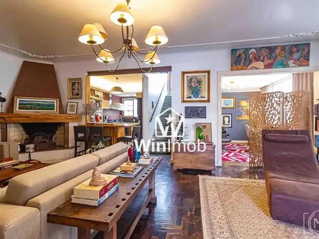 Casa / Sobrado para Venda em Porto Alegre/RS Rio Branco 5 Quartos