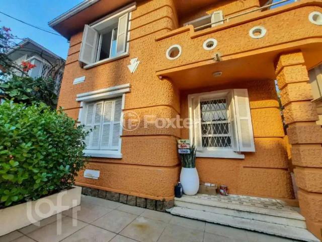 Casa / Sobrado para Venda em Porto Alegre/RS Rio Branco 5 Quartos