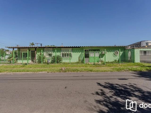 Casa / Sobrado para Venda em Porto Alegre/RS Rubem Berta 4 Quartos