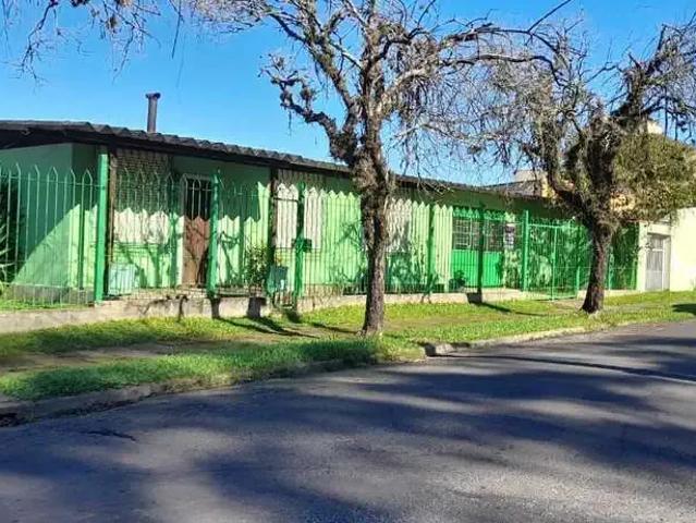 Casa / Sobrado para Venda em Porto Alegre/RS Rubem Berta 4 Quartos