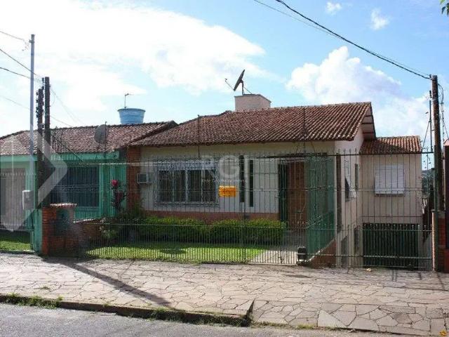Casa / Sobrado para Venda em Porto Alegre/RS Rubem Berta 5 Quartos