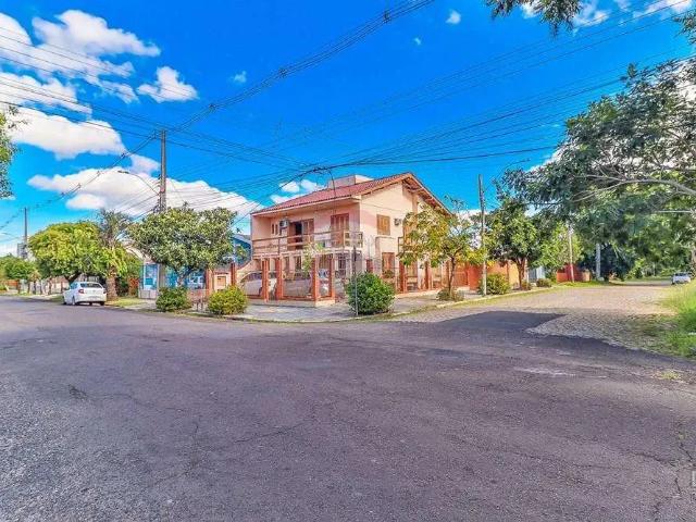 Casa / Sobrado para Venda em Porto Alegre/RS Rubem Berta 6 Quartos