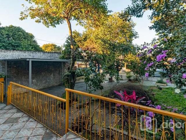 Casa / Sobrado para Venda em Porto Alegre/RS Rubem Berta 2 Quartos