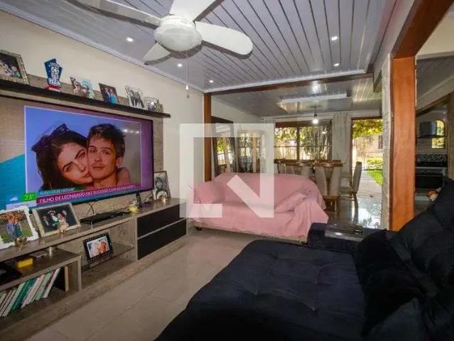 Casa / Sobrado para Venda em Porto Alegre/RS Rubem Berta 3 Quartos