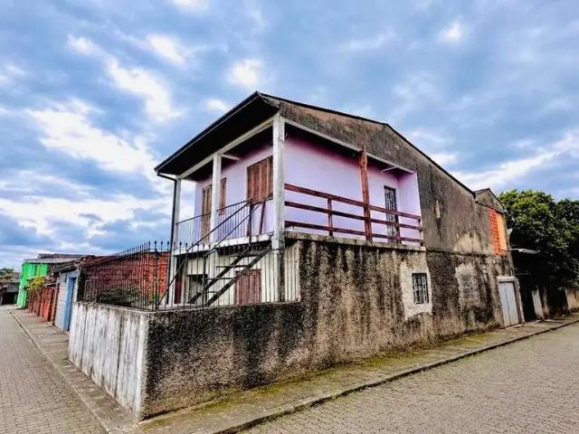 Casa / Sobrado para Venda em Porto Alegre/RS Rubem Berta 3 Quartos