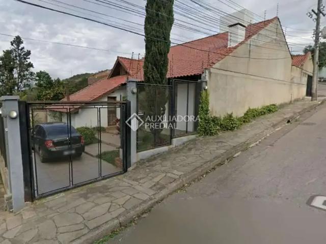 Casa / Sobrado para Venda em Porto Alegre/RS Rubem Berta 3 Quartos