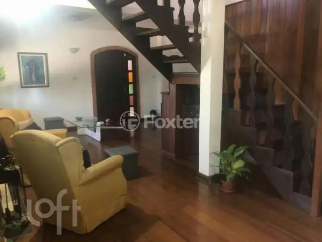 Casa / Sobrado para Venda em Porto Alegre/RS Rubem Berta 3 Quartos