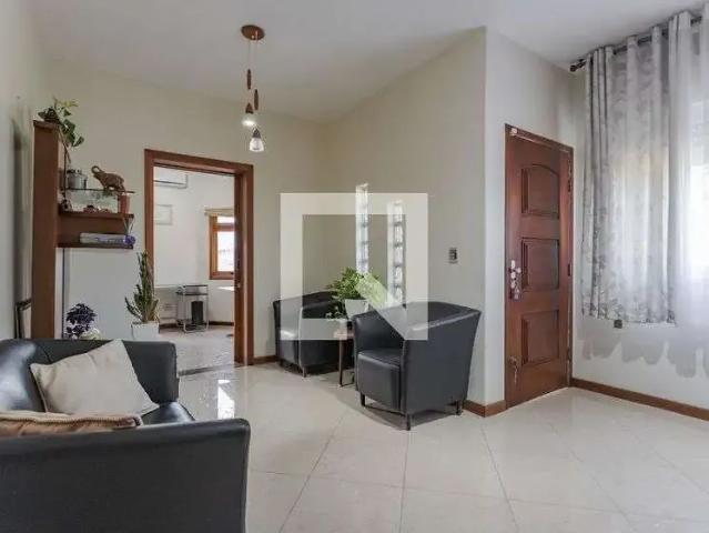 Casa / Sobrado para Venda em Porto Alegre/RS Rubem Berta 3 Quartos
