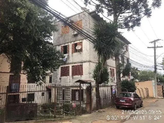 Casa / Sobrado para Venda em Porto Alegre/RS Rubem Berta 3 Quartos