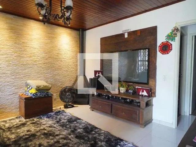 Casa / Sobrado para Venda em Porto Alegre/RS Rubem Berta 3 Quartos