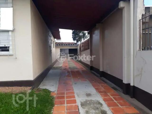 Casa / Sobrado para Venda em Porto Alegre/RS Rubem Berta 3 Quartos