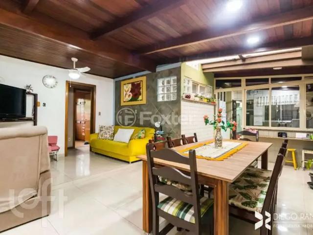 Casa / Sobrado para Venda em Porto Alegre/RS Rubem Berta 3 Quartos