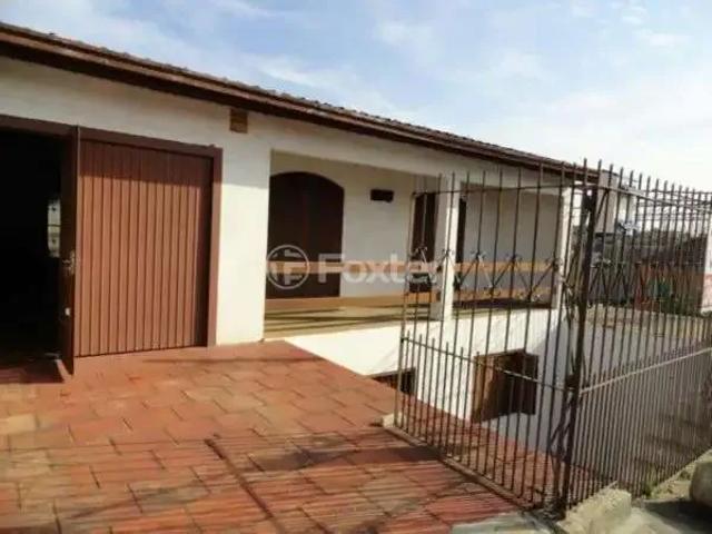 Casa / Sobrado para Venda em Porto Alegre/RS Rubem Berta 3 Quartos