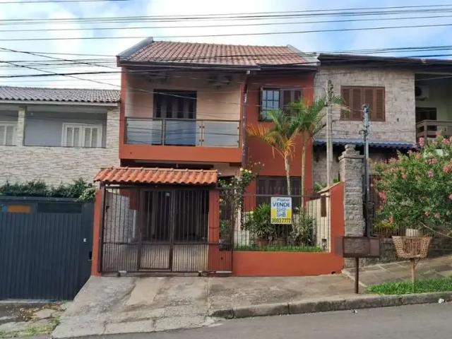 Casa / Sobrado para Venda em Porto Alegre/RS Rubem Berta 3 Quartos