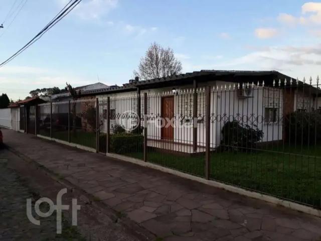 Casa / Sobrado para Venda em Porto Alegre/RS Rubem Berta 3 Quartos