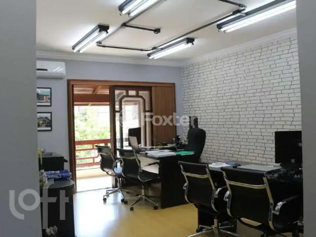 Casa / Sobrado para Venda em Porto Alegre/RS São Geraldo 4 Quartos