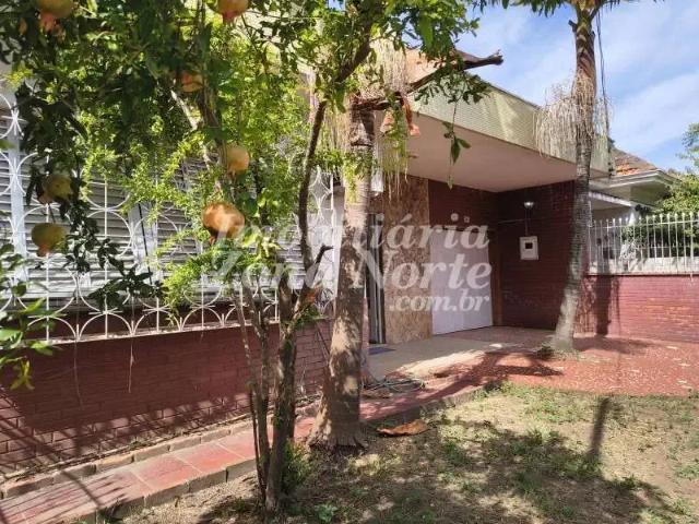 Casa / Sobrado para Venda em Porto Alegre/RS São Geraldo 4 Quartos