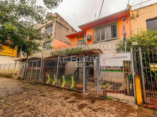 Casa / Sobrado para Venda em Porto Alegre/RS São Geraldo 16 Quartos