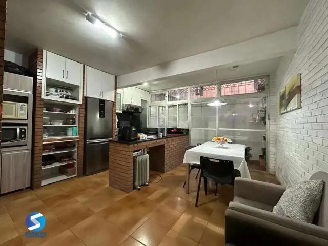 Casa / Sobrado para Venda em Porto Alegre/RS São Geraldo 2 Quartos