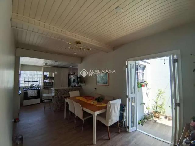 Casa / Sobrado para Venda em Porto Alegre/RS São Geraldo 3 Quartos